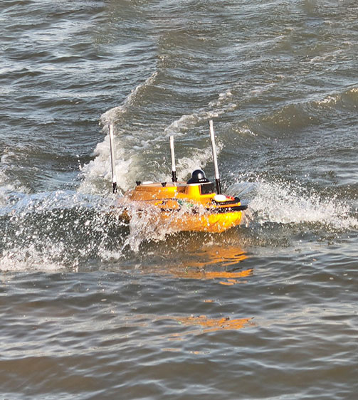 Apache 3 Pro：高度なシングルビームUSV（無人水上艇） | CHCNAV