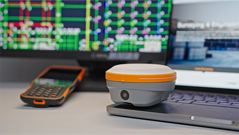 i76: Compact GNSS Antenna with Visual Positioning | CHCNAV