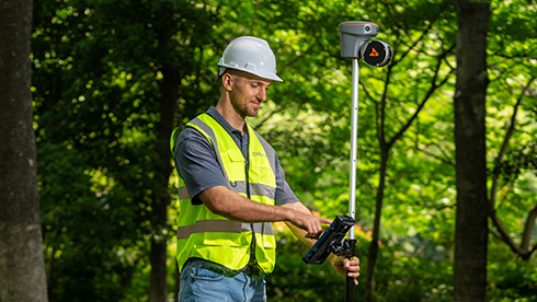 RS10: Integrated Handheld SLAM 3D Scanner + GNSS RTK | CHCNAV